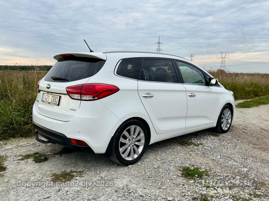 Balts Kia Carens 2013 Tallina, ar dzinēja tilpumu 1.70 L un nobraukumu 292 tūkst. km par 7654 €, foto 4 vietnē AUTOMOTO.COM.LV