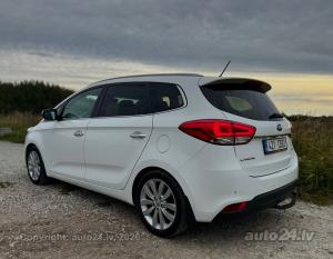 Balts Kia Carens 2013 Tallina, ar dzinēja tilpumu 1.70 L un nobraukumu 292 tūkst. km par 7654 €, foto 6 vietnē AUTOMOTO.COM.LV