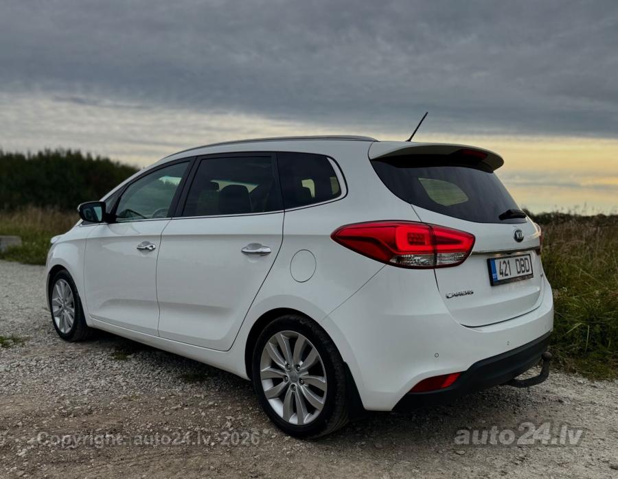 Balts Kia Carens 2013 Tallina, ar dzinēja tilpumu 1.70 L un nobraukumu 292 tūkst. km par 7654 €, foto 6 vietnē AUTOMOTO.COM.LV
