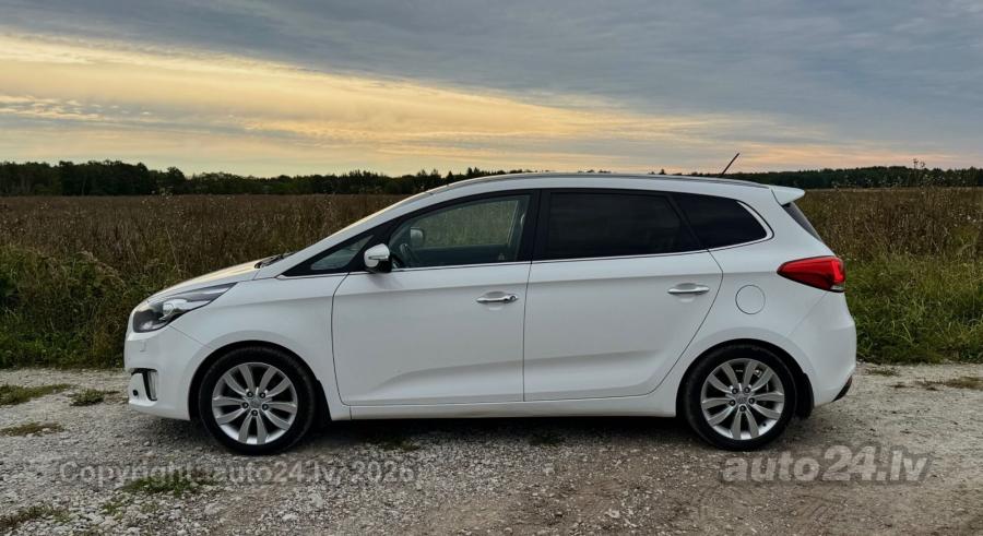 Balts Kia Carens 2013 Tallina, ar dzinēja tilpumu 1.70 L un nobraukumu 292 tūkst. km par 7654 €, foto 7 vietnē AUTOMOTO.COM.LV