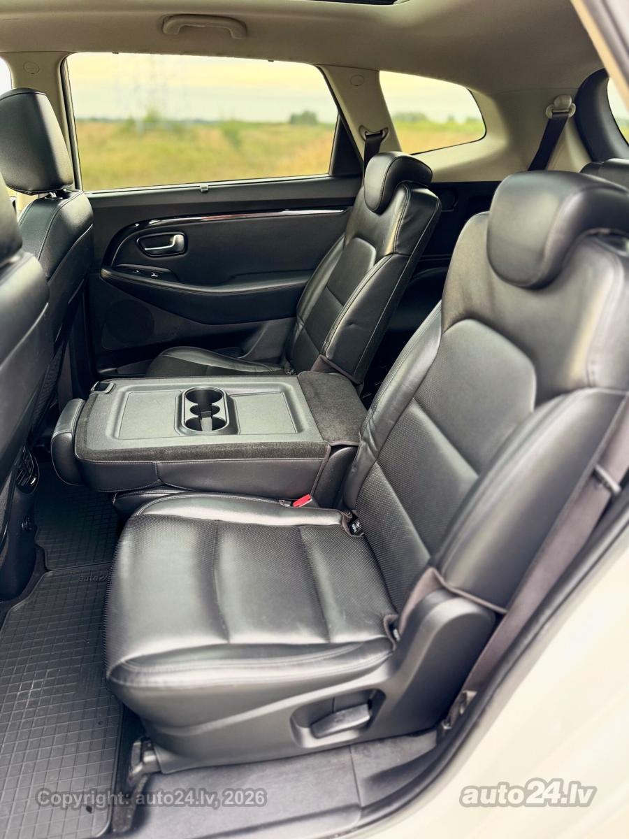 Balts Kia Carens 2013 Tallina, ar dzinēja tilpumu 1.70 L un nobraukumu 292 tūkst. km par 7654 €, foto 15 vietnē AUTOMOTO.COM.LV