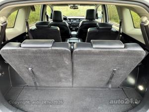 Balts Kia Carens 2013 Tallina, ar dzinēja tilpumu 1.70 L un nobraukumu 292 tūkst. km par 7654 €, foto 16 vietnē AUTOMOTO.COM.LV
