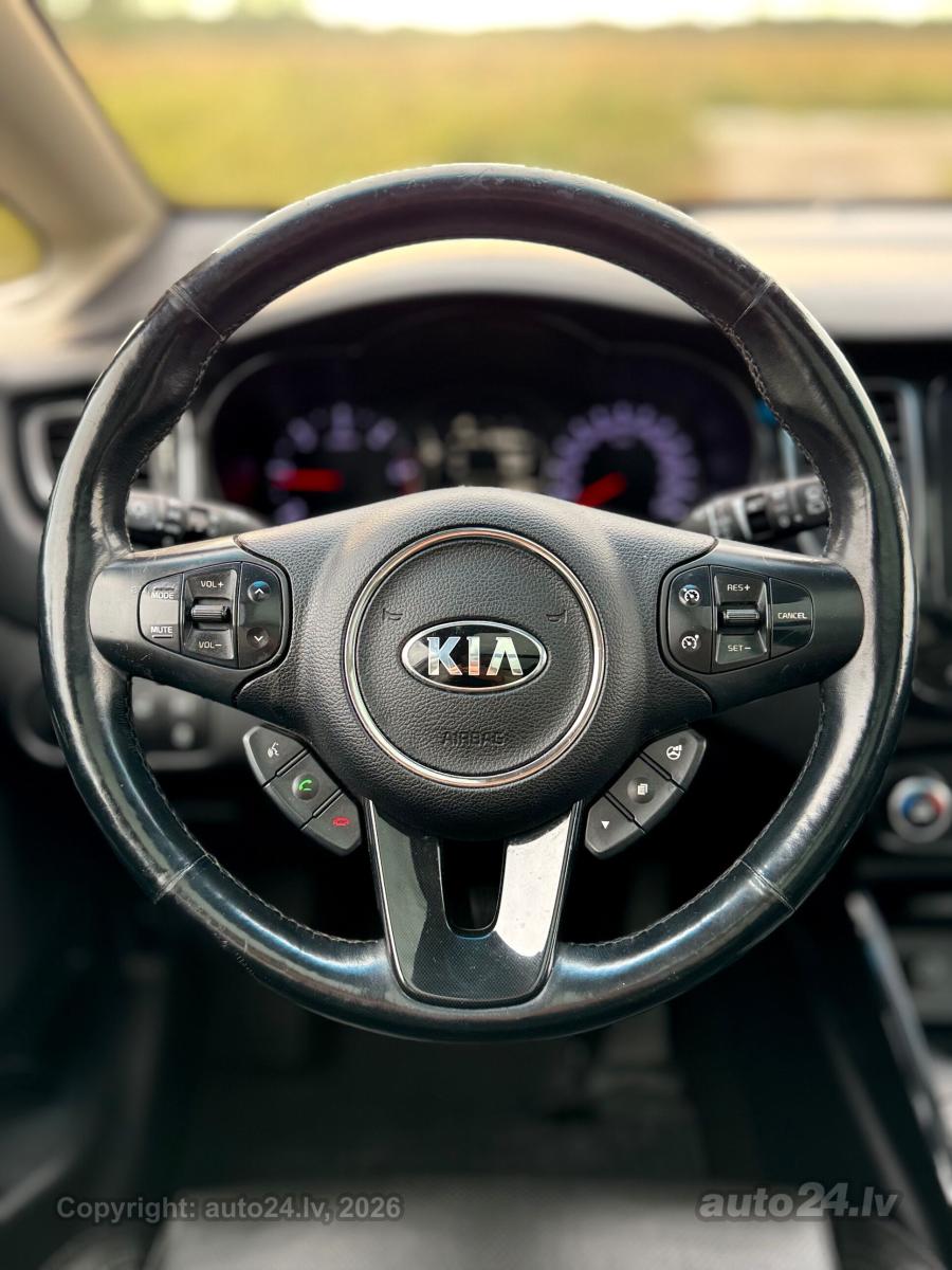 Balts Kia Carens 2013 Tallina, ar dzinēja tilpumu 1.70 L un nobraukumu 292 tūkst. km par 7654 €, foto 20 vietnē AUTOMOTO.COM.LV