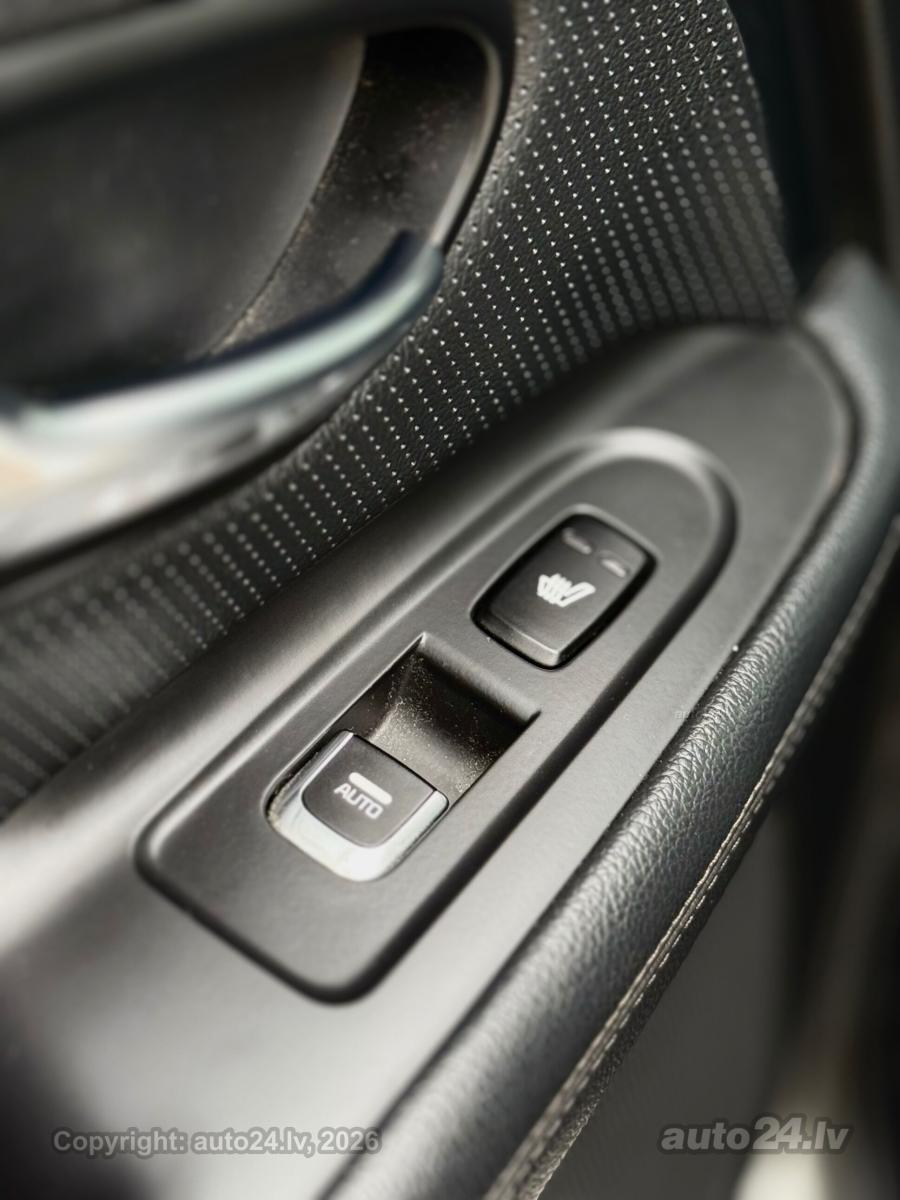 Balts Kia Carens 2013 Tallina, ar dzinēja tilpumu 1.70 L un nobraukumu 292 tūkst. km par 7654 €, foto 21 vietnē AUTOMOTO.COM.LV