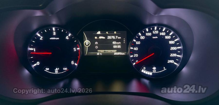 Balts Kia Carens 2013 Tallina, ar dzinēja tilpumu 1.70 L un nobraukumu 292 tūkst. km par 7654 €, foto 24 vietnē AUTOMOTO.COM.LV