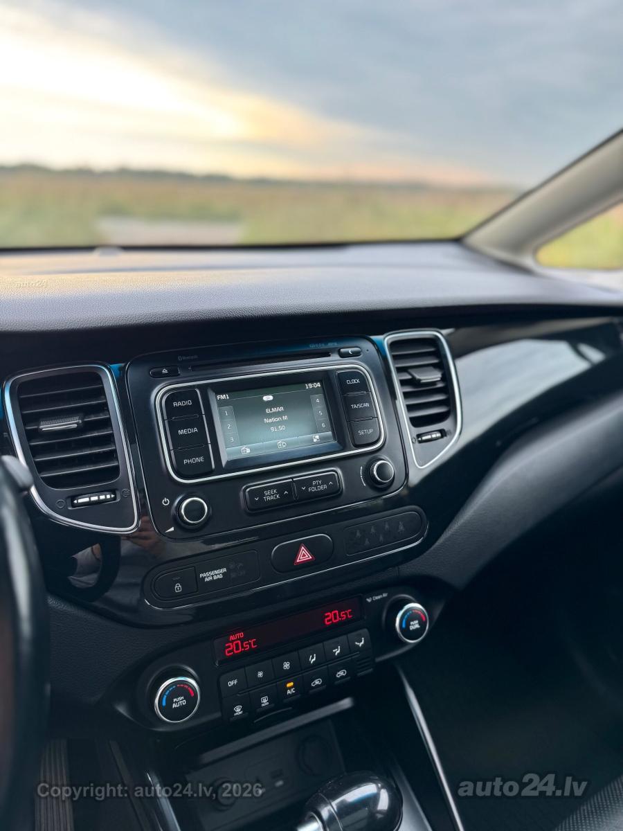 Balts Kia Carens 2013 Tallina, ar dzinēja tilpumu 1.70 L un nobraukumu 292 tūkst. km par 7654 €, foto 25 vietnē AUTOMOTO.COM.LV