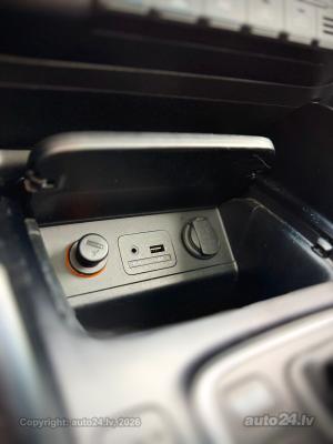 Balts Kia Carens 2013 Tallina, ar dzinēja tilpumu 1.70 L un nobraukumu 292 tūkst. km par 7654 €, foto 27 vietnē AUTOMOTO.COM.LV