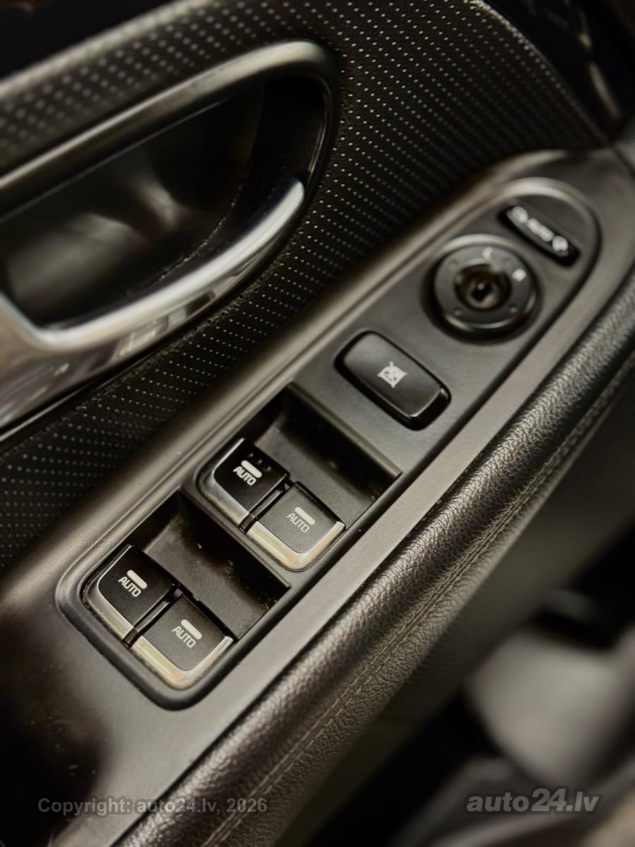 Balts Kia Carens 2013 Tallina, ar dzinēja tilpumu 1.70 L un nobraukumu 292 tūkst. km par 7654 €, foto 29 vietnē AUTOMOTO.COM.LV