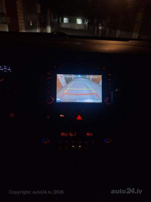 White Kia Carens 2014 in Tallinn, with an engine capacity of 1.70 L and mileage of 199 thousand km for 6390 €, photo 16 on AUTOMOTO.COM.LV