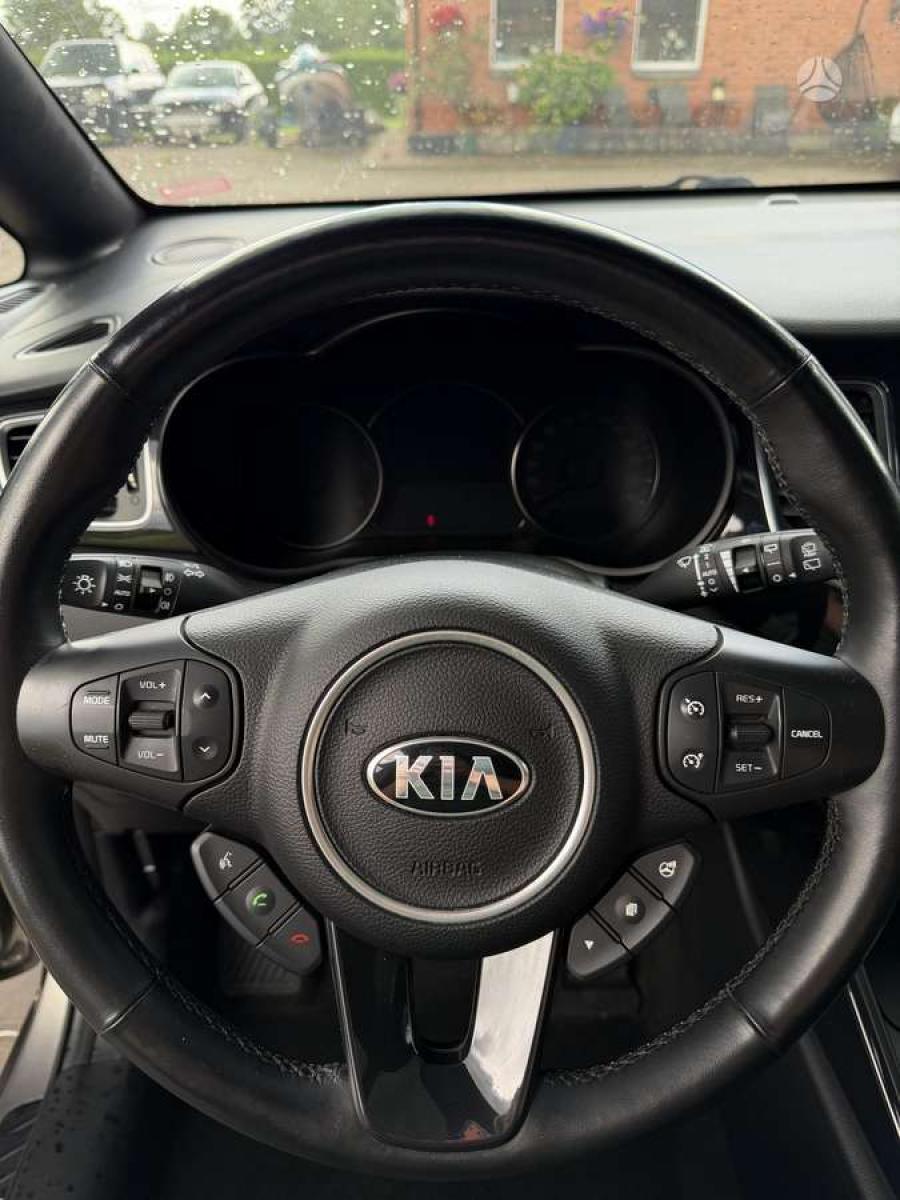Dzeltens Kia Carens 2013 Kauņa, ar dzinēja tilpumu 1.69 L un nobraukumu 190 tūkst. km par 5550 €, foto 16 vietnē AUTOMOTO.COM.LV