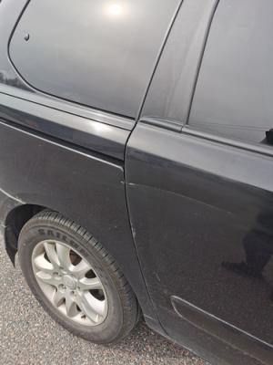 Melns Kia Carnival 2009 Sillamē, ar dzinēja tilpumu 2.90 L un nobraukumu 340 tūkst. km par 850 €, foto 3 vietnē AUTOMOTO.COM.LV
