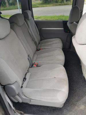 Melns Kia Carnival 2009 Sillamē, ar dzinēja tilpumu 2.90 L un nobraukumu 340 tūkst. km par 850 €, foto 6 vietnē AUTOMOTO.COM.LV