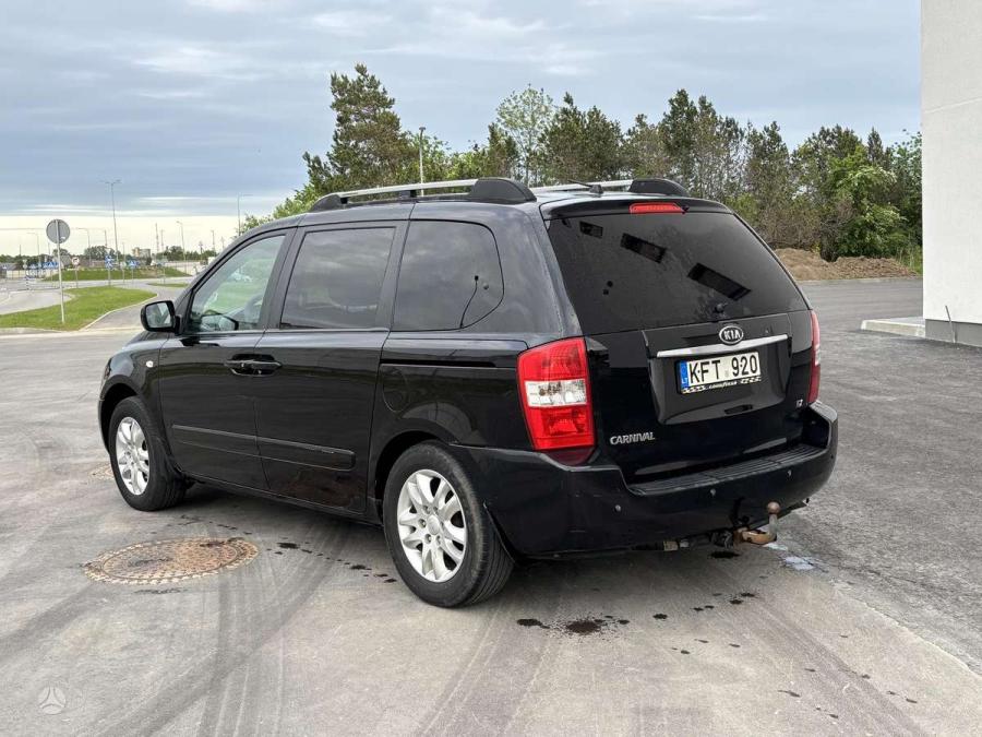 Melns Kia Carnival 2007 Mažeikiai, ar dzinēja tilpumu 2.90 L un nobraukumu 330 tūkst. km par 950 €, foto 5 vietnē AUTOMOTO.COM.LV