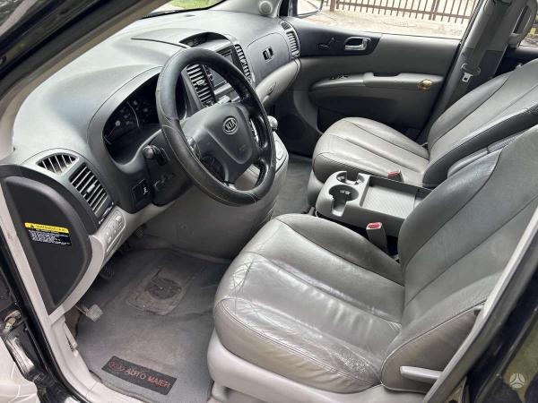 Melns Kia Carnival 2007 Mažeikiai, ar dzinēja tilpumu 2.90 L un nobraukumu 330 tūkst. km par 950 €, foto 5 vietnē AUTOMOTO.COM.LV
