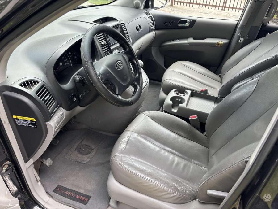 Melns Kia Carnival 2007 Mažeikiai, ar dzinēja tilpumu 2.90 L un nobraukumu 330 tūkst. km par 950 €, foto 6 vietnē AUTOMOTO.COM.LV