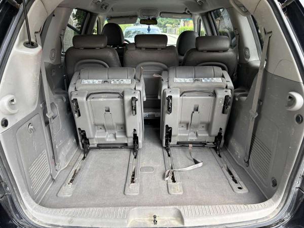 Melns Kia Carnival 2007 Mažeikiai, ar dzinēja tilpumu 2.90 L un nobraukumu 330 tūkst. km par 950 €, foto 7 vietnē AUTOMOTO.COM.LV