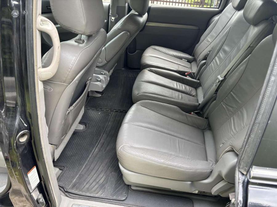 Melns Kia Carnival 2007 Mažeikiai, ar dzinēja tilpumu 2.90 L un nobraukumu 330 tūkst. km par 950 €, foto 9 vietnē AUTOMOTO.COM.LV