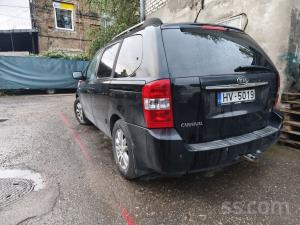 Черный Киа Карнивал 2008 в Рига, объемом двигателя 2.90 л и пробегом 283 тыс. км за 1200 €, фото 3 на AUTOMOTO.COM.LV