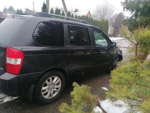 Black Kia Carnival 2009 in Marijampole, with an engine capacity of 2.90 L and mileage of 285 thousand km for 850 €, photo 3 on AUTOMOTO.COM.LV