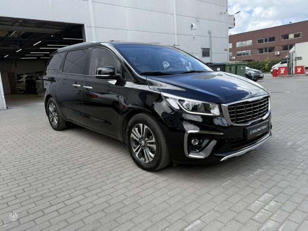 Black Kia Carnival 2020 in Vilnius, with an engine capacity of 2.20 L and mileage of 98 thousand km for 19950 €, photo 8 on AUTOMOTO.COM.LV
