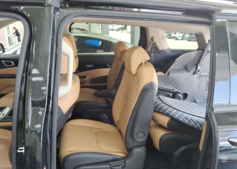 Melns Kia Carnival 2021 Viļņa, ar dzinēja tilpumu 2.15 L un nobraukumu 144 tūkst. km par 27176 €, foto 7 vietnē AUTOMOTO.COM.LV