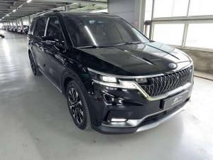 Black Kia Carnival 2021 in Vilnius, with an engine capacity of 2.15 L and mileage of 193 thousand km for 25000 €, photo 4 on AUTOMOTO.COM.LV