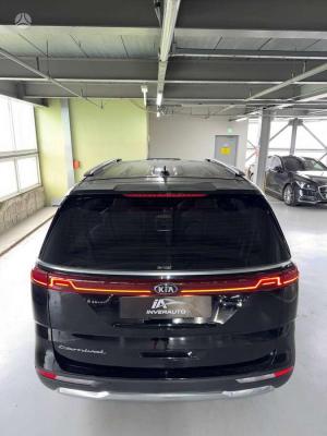 Black Kia Carnival 2021 in Vilnius, with an engine capacity of 2.15 L and mileage of 193 thousand km for 25000 €, photo 9 on AUTOMOTO.COM.LV