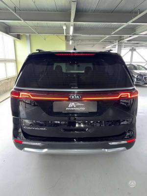 Black Kia Carnival 2021 in Vilnius, with an engine capacity of 2.15 L and mileage of 193 thousand km for 25000 €, photo 12 on AUTOMOTO.COM.LV