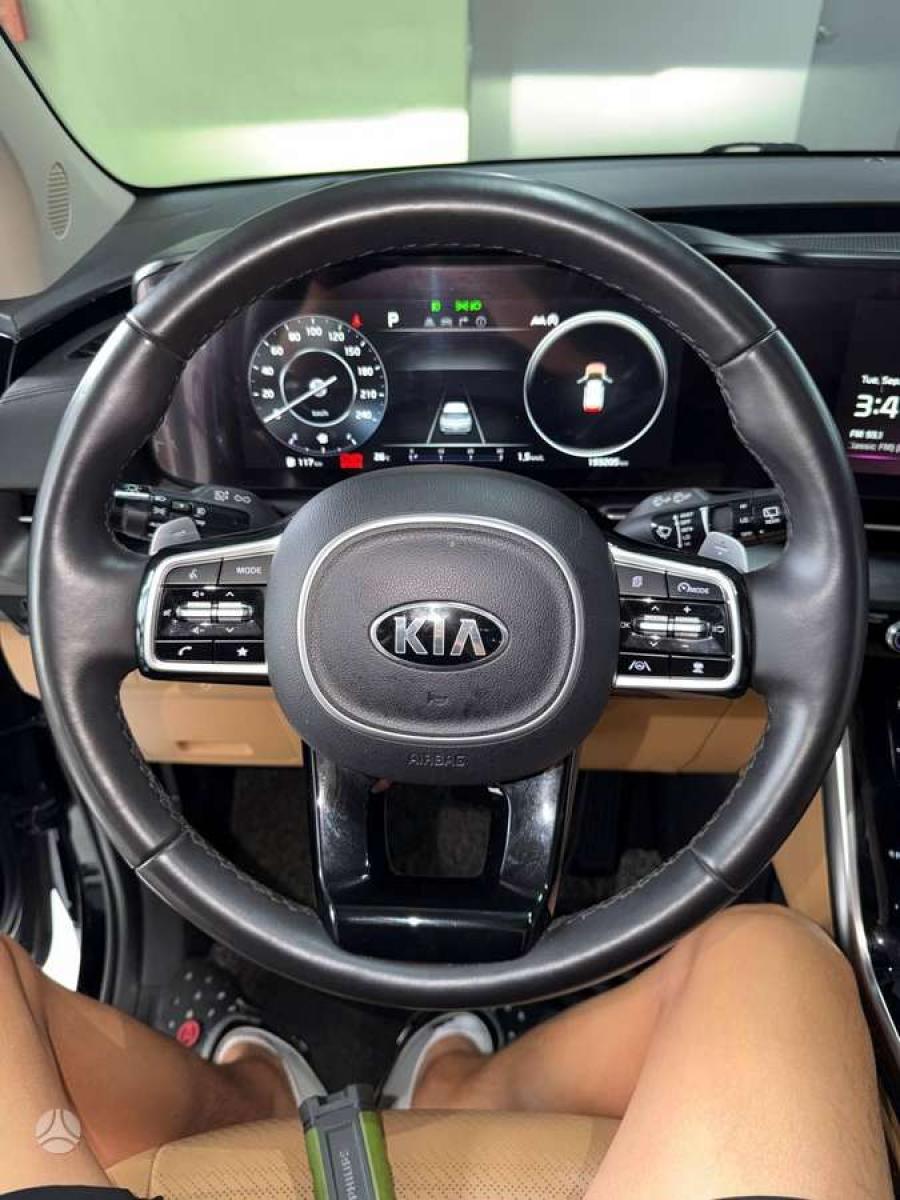Black Kia Carnival 2021 in Vilnius, with an engine capacity of 2.15 L and mileage of 193 thousand km for 25000 €, photo 14 on AUTOMOTO.COM.LV