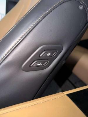 Black Kia Carnival 2021 in Vilnius, with an engine capacity of 2.15 L and mileage of 193 thousand km for 25000 €, photo 18 on AUTOMOTO.COM.LV