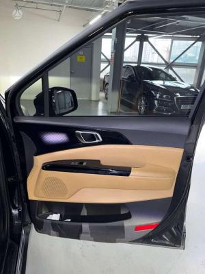 Black Kia Carnival 2021 in Vilnius, with an engine capacity of 2.15 L and mileage of 193 thousand km for 25000 €, photo 21 on AUTOMOTO.COM.LV