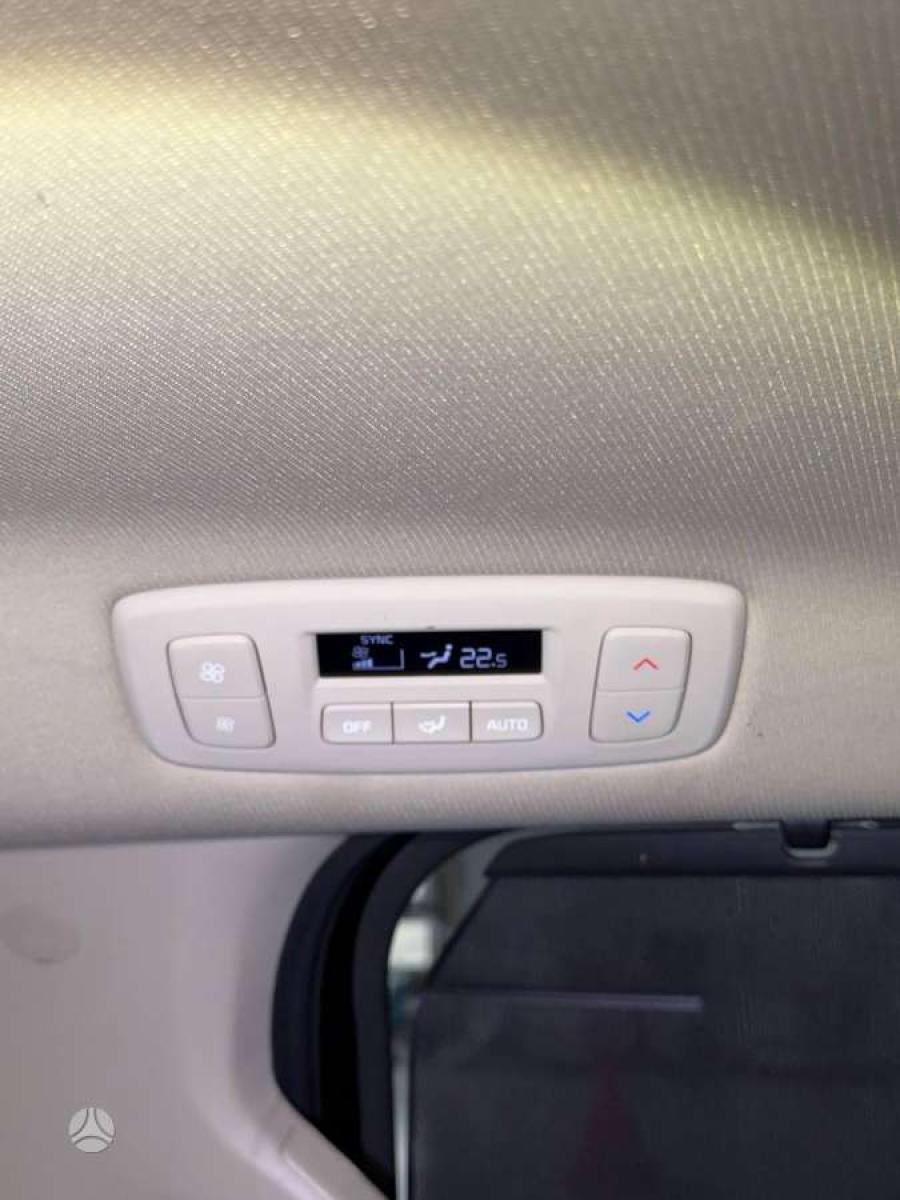 Black Kia Carnival 2021 in Vilnius, with an engine capacity of 2.15 L and mileage of 193 thousand km for 25000 €, photo 28 on AUTOMOTO.COM.LV