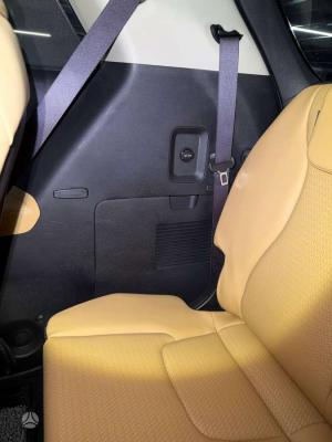 Black Kia Carnival 2021 in Vilnius, with an engine capacity of 2.15 L and mileage of 193 thousand km for 25000 €, photo 29 on AUTOMOTO.COM.LV