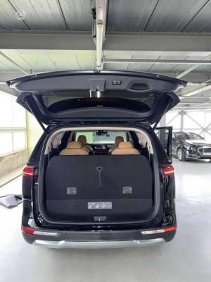 Black Kia Carnival 2021 in Vilnius, with an engine capacity of 2.15 L and mileage of 193 thousand km for 25000 €, photo 31 on AUTOMOTO.COM.LV