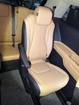 Black Kia Carnival 2021 in Vilnius, with an engine capacity of 2.15 L and mileage of 193 thousand km for 25000 €, photo 35 on AUTOMOTO.COM.LV