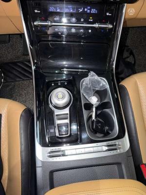 Black Kia Carnival 2021 in Vilnius, with an engine capacity of 2.15 L and mileage of 193 thousand km for 25000 €, photo 40 on AUTOMOTO.COM.LV