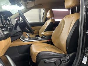 Black Kia Carnival 2021 in Vilnius, with an engine capacity of 2.20 L and mileage of 157 thousand km for 20400 €, photo 8 on AUTOMOTO.COM.LV