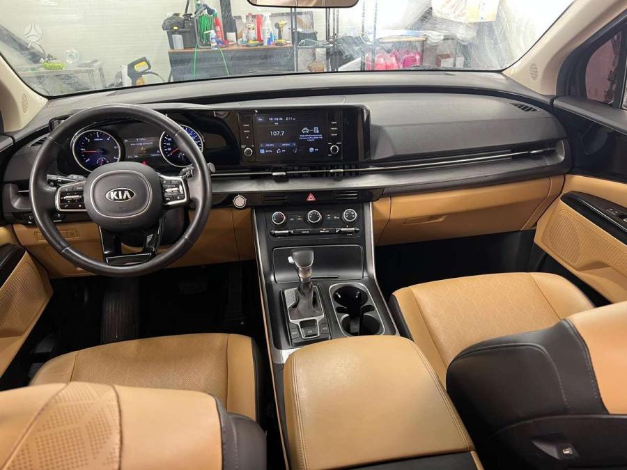 Black Kia Carnival 2021 in Vilnius, with an engine capacity of 2.20 L and mileage of 157 thousand km for 20400 €, photo 14 on AUTOMOTO.COM.LV
