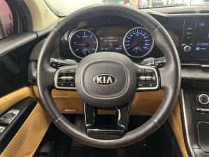 Black Kia Carnival 2021 in Vilnius, with an engine capacity of 2.20 L and mileage of 157 thousand km for 20400 €, photo 15 on AUTOMOTO.COM.LV