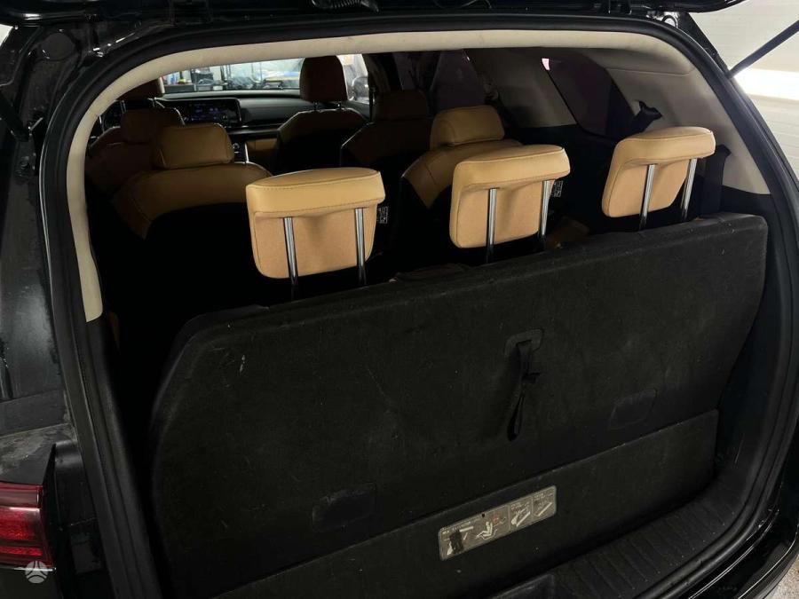 Black Kia Carnival 2021 in Vilnius, with an engine capacity of 2.20 L and mileage of 157 thousand km for 20400 €, photo 19 on AUTOMOTO.COM.LV