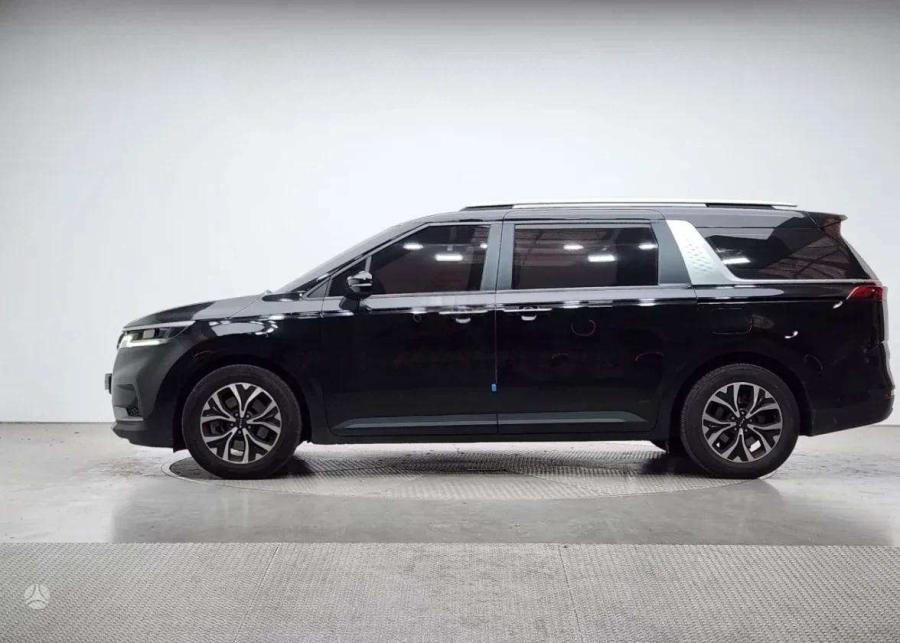 Melns Kia Carnival 2022 Viļņa, ar dzinēja tilpumu 2.15 L un nobraukumu 167 tūkst. km par 24500 €, foto 3 vietnē AUTOMOTO.COM.LV