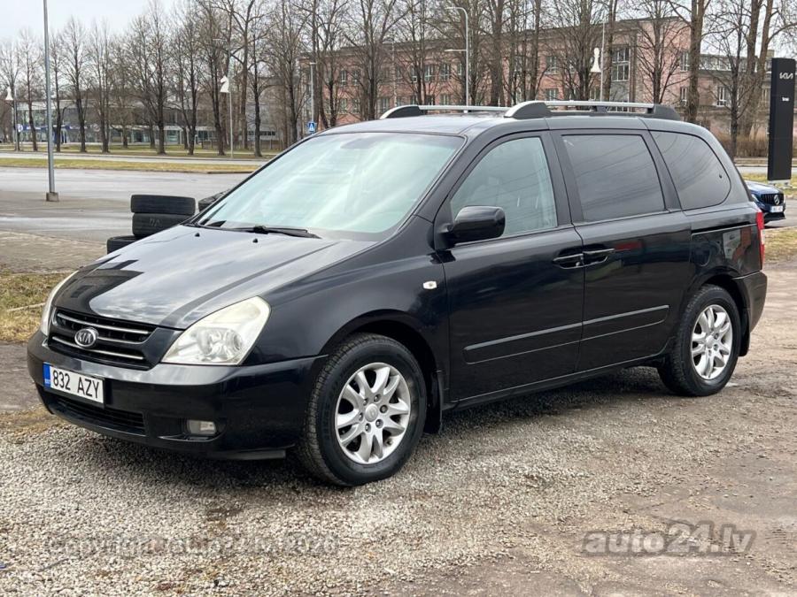 Black Kia Carnival 2007 in Narva, with an engine capacity of 2.90 L and mileage of 232 thousand km for 1499 €, photo 1 on AUTOMOTO.COM.LV