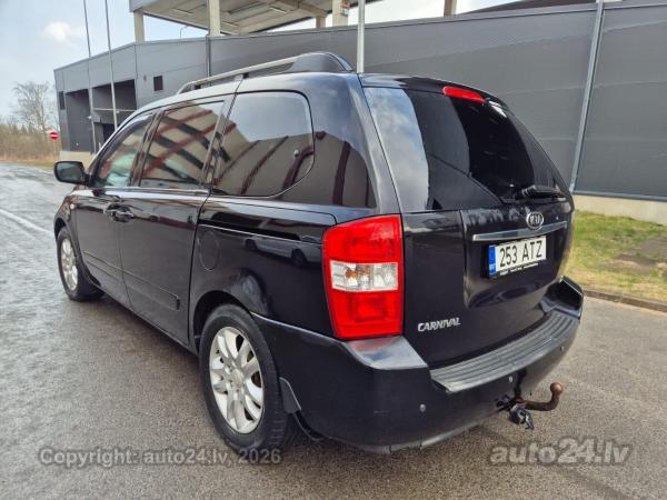 Melns Kia Carnival 2007 Tallina, ar dzinēja tilpumu 2.90 L un nobraukumu 380 tūkst. km par 1399 €, foto 3 vietnē AUTOMOTO.COM.LV