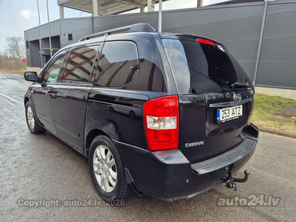 Черный Киа Карнивал 2007 в Таллин, объемом двигателя 2.90 л и пробегом 380 тыс. км за 999 €, фото 3 на AUTOMOTO.COM.LV