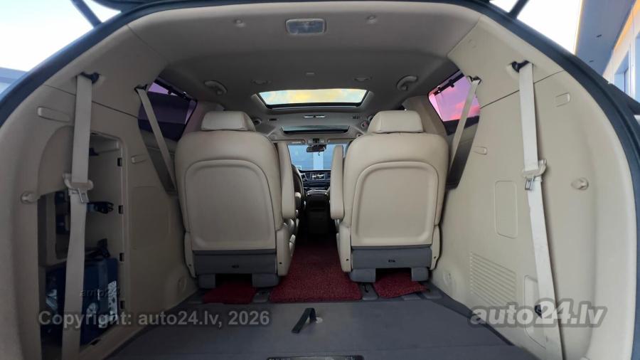 Melns Kia Carnival 2015 Tallina, ar dzinēja tilpumu 2.20 L un nobraukumu 180 tūkst. km par 19900 €, foto 11 vietnē AUTOMOTO.COM.LV