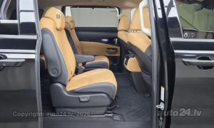 Black Kia Carnival 2021 in Tallinn, with an engine capacity of 2.20 L and mileage of 100 thousand km for 36880 €, photo 12 on AUTOMOTO.COM.LV