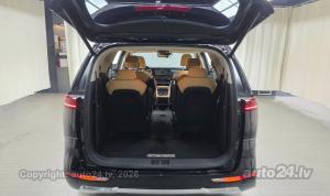 Black Kia Carnival 2021 in Tallinn, with an engine capacity of 2.20 L and mileage of 100 thousand km for 36880 €, photo 13 on AUTOMOTO.COM.LV