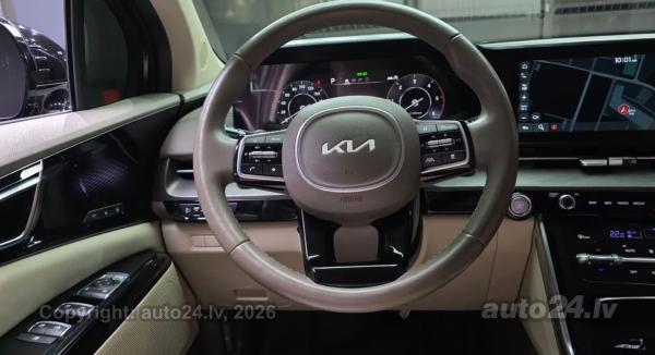 Black Kia Carnival 2022 in Tallinn, with an engine capacity of 2.20 L and mileage of 82 thousand km for 38880 €, photo 8 on AUTOMOTO.COM.LV