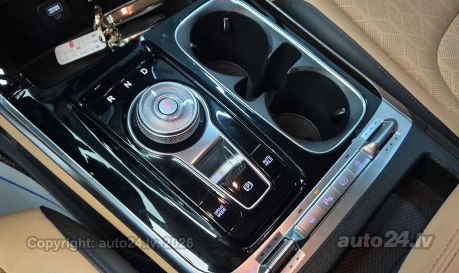 Black Kia Carnival 2023 in Tallinn, with an engine capacity of 2.20 L and mileage of 85 thousand km for 38880 €, photo 11 on AUTOMOTO.COM.LV
