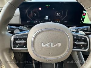 Black Kia Carnival 2024 in Tallinn, with an engine capacity of 2.20 L and mileage of 65 thousand km for 48880 €, photo 10 on AUTOMOTO.COM.LV